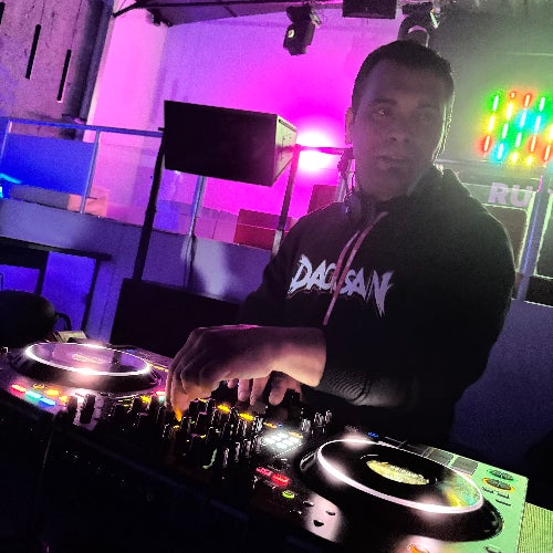 Marzo 2025 Chart David Cueto Chart by David Cueto (ES) on Beatport ...